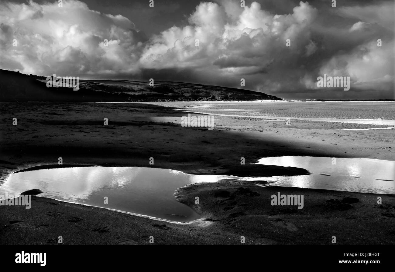 Crantock beach cornwall Black and White Stock Photos & Images - Alamy