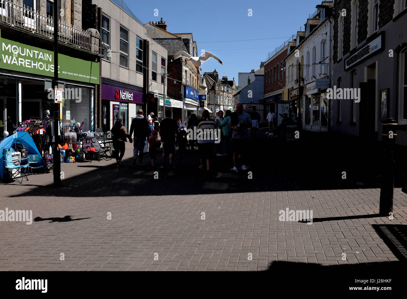 Newquay street uk hi-res stock photography and images - Alamy