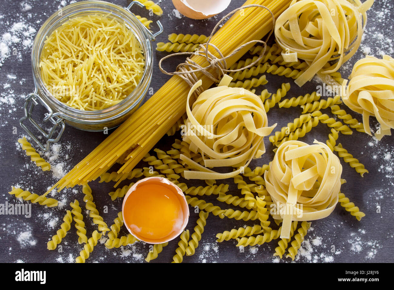 Different kinds of pasta spaghetti hi-res stock photography and images ...