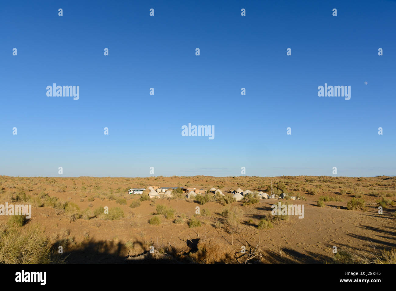 Uzbekistan, Nurota tumani, yurts for tourists in the Kizilkum desert ...