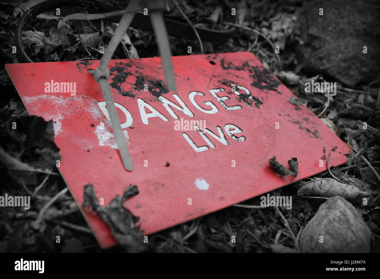DANGER LIVE SIGN Stock Photo - Alamy