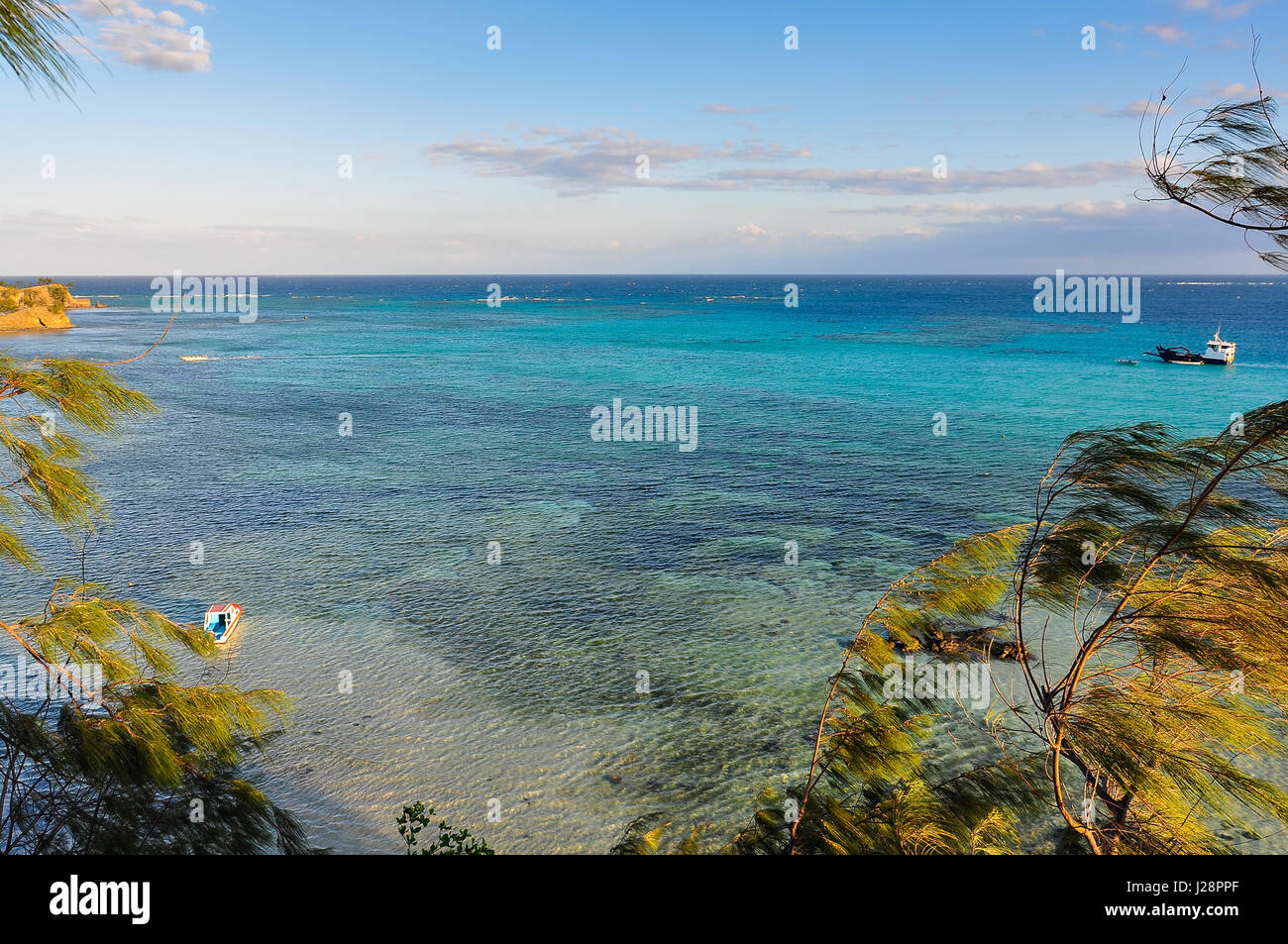 Blue lagoon nacula island island hi-res stock photography and images ...