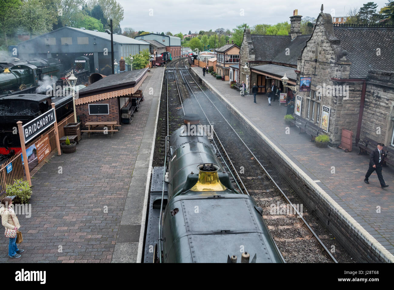 The Royal Scot steam train coming into Bridgnorth railway station ...