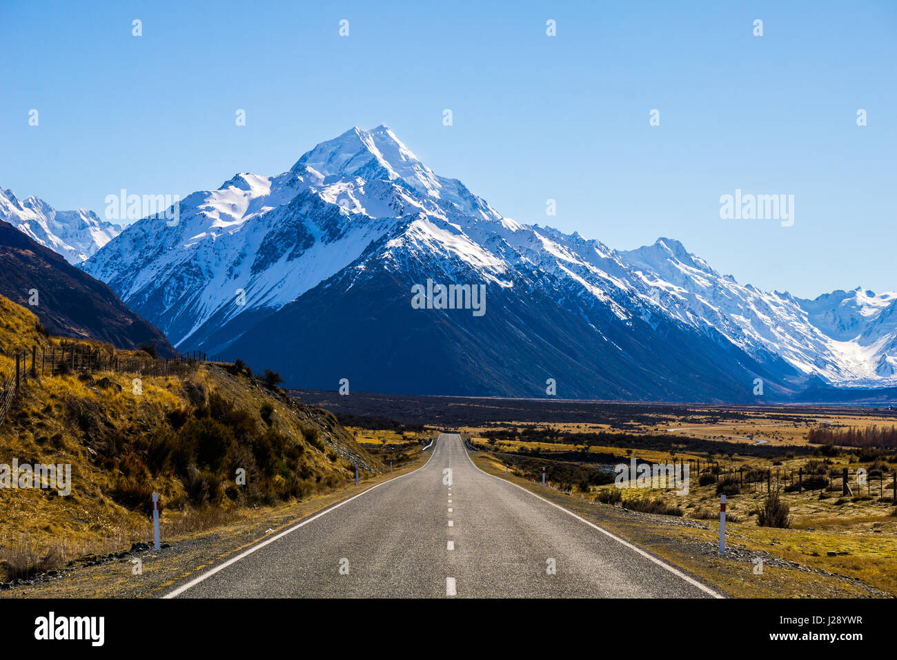 Roadtrip mountain hi-res stock photography and images - Alamy