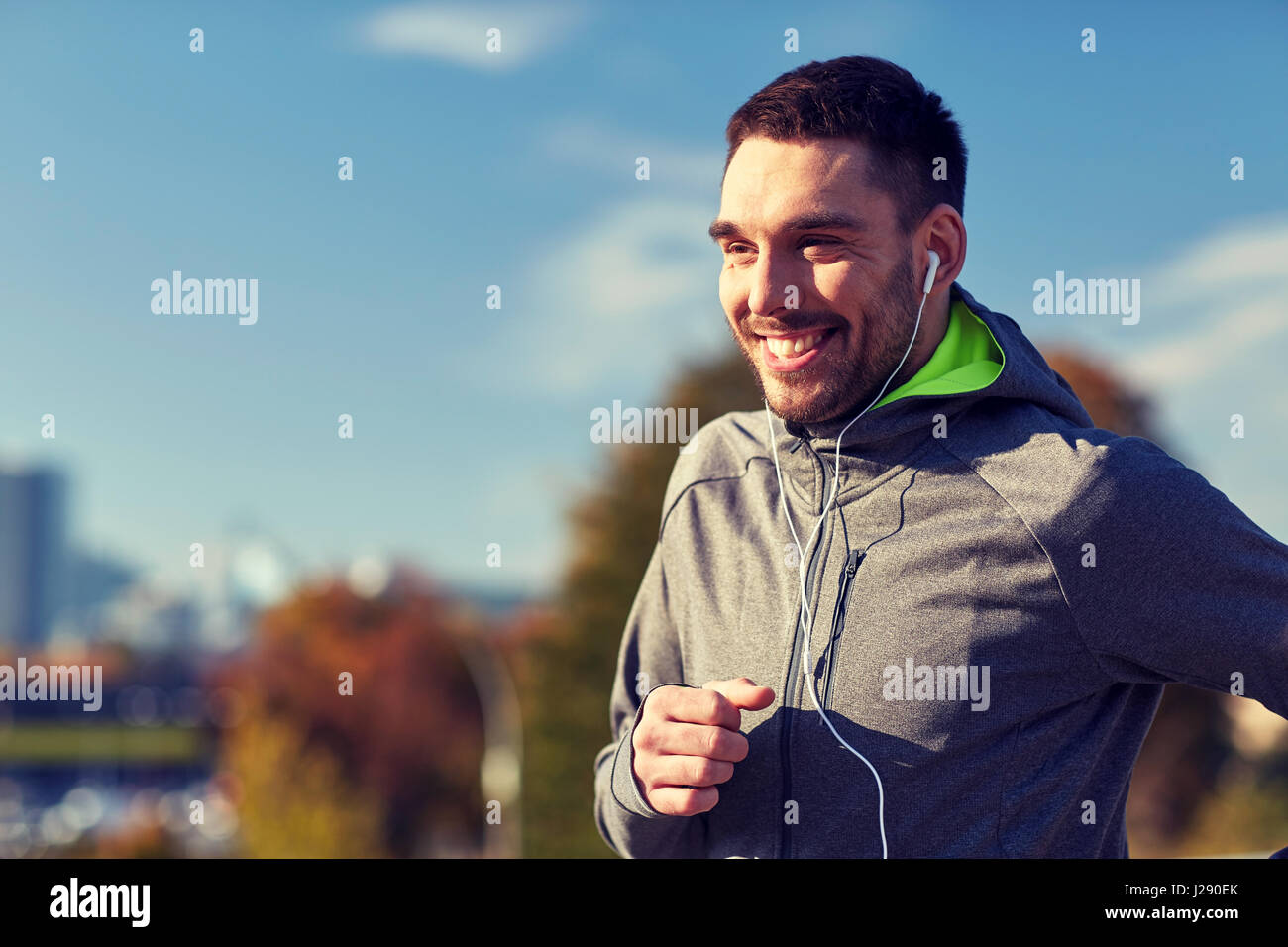 Man running for train hi-res stock photography and images - Alamy