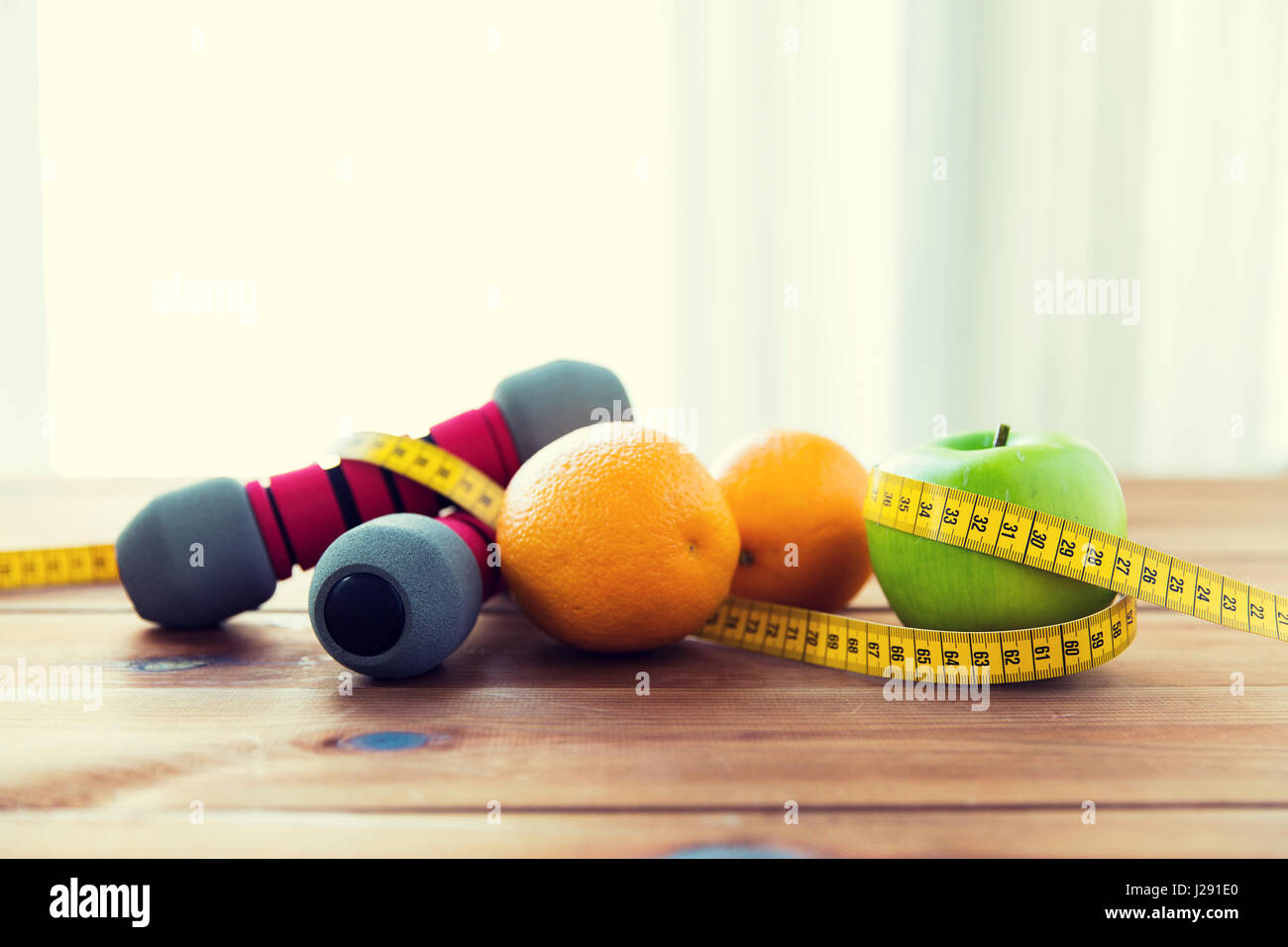 Measuring weight scale fruits hi-res stock photography and images - Alamy