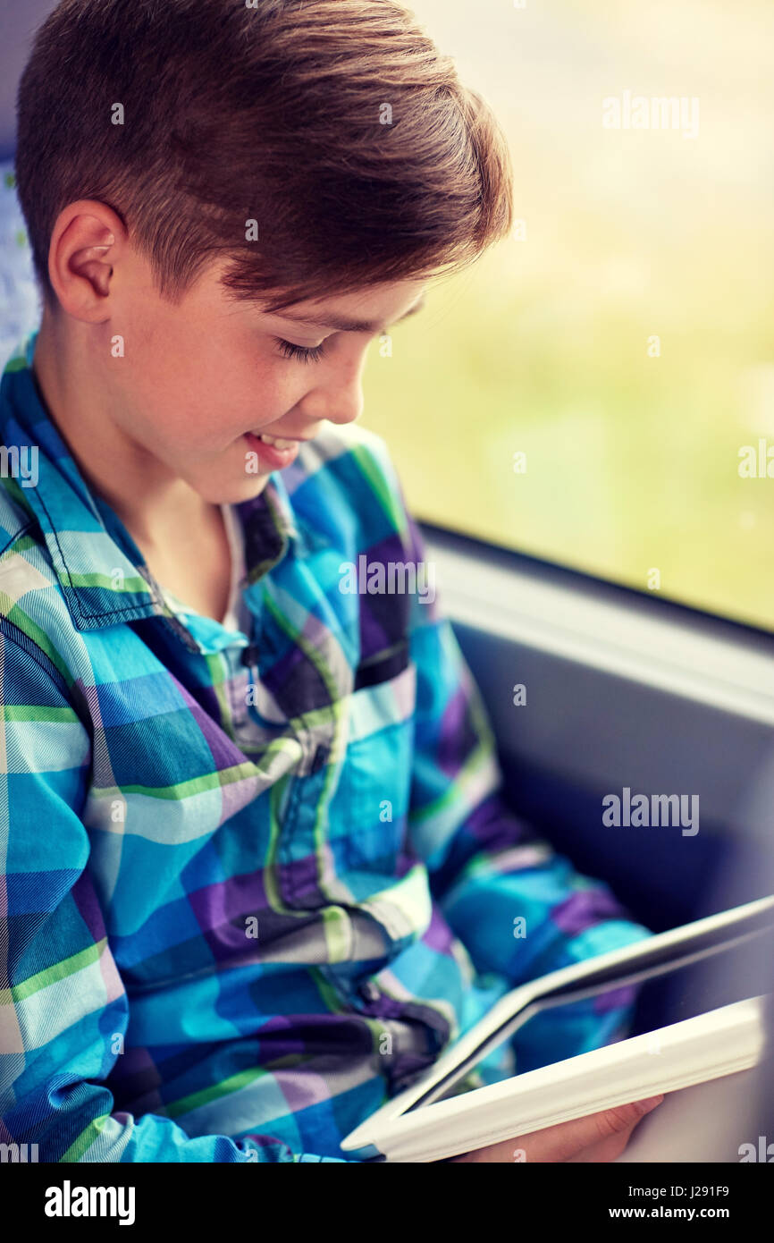 Train reading tablet hi-res stock photography and images - Alamy
