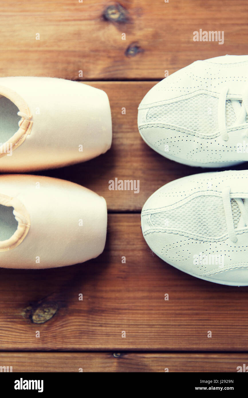 Pointe shoes up close hi-res stock photography and images - Alamy