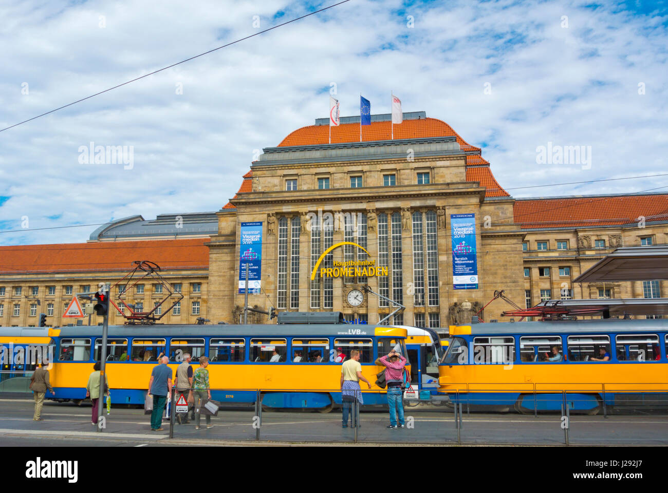 Exterior view of leipzig main train station hi-res stock photography ...
