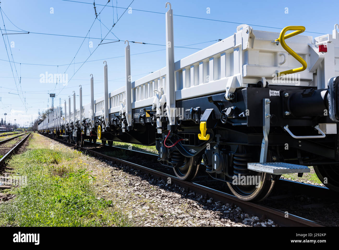 Flat railway wagons hi-res stock photography and images - Alamy