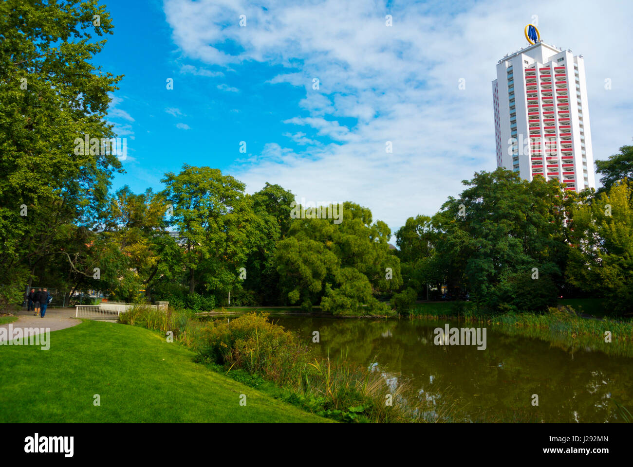 Schwanenteich, lake in the park next to Goethestrasse, Leipzig, Saxony ...