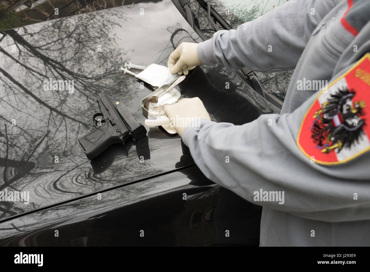 Police evidence bag hi-res stock photography and images - Alamy