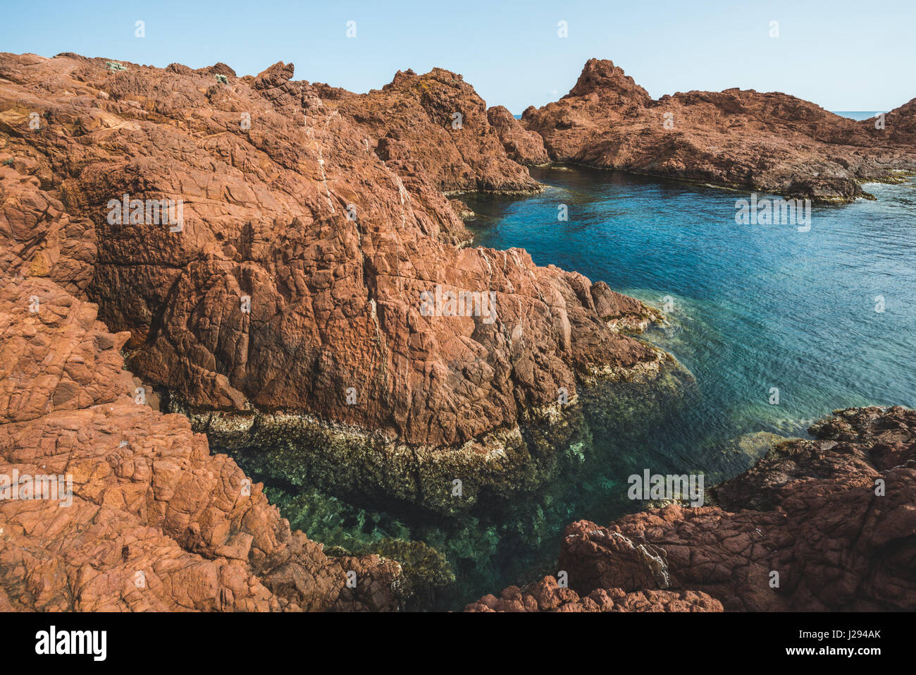 Le Dramont red rocks in the southern part of France Photo: Cronos ...