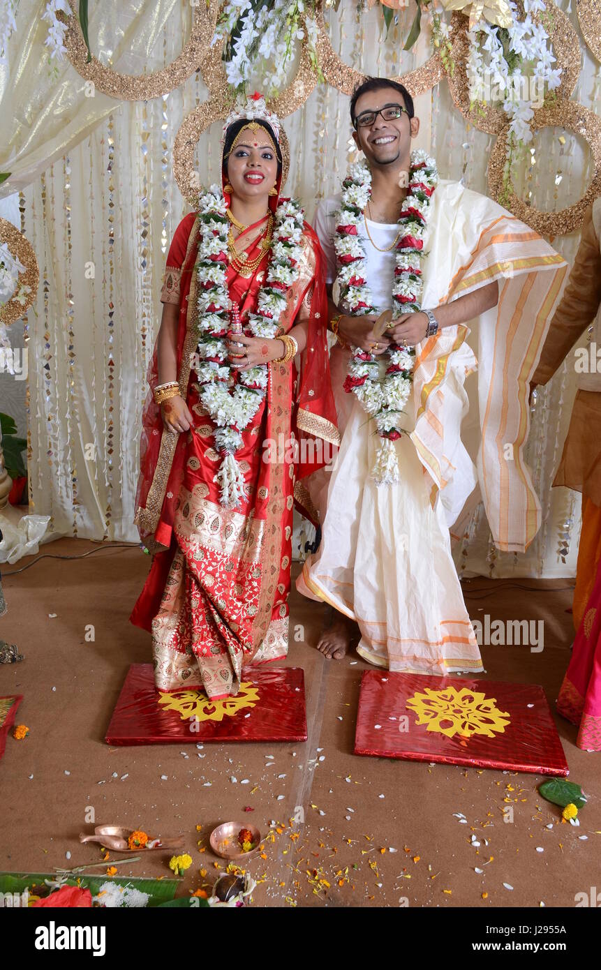 Bride during the marriage ceremony Stock Photo - Alamy