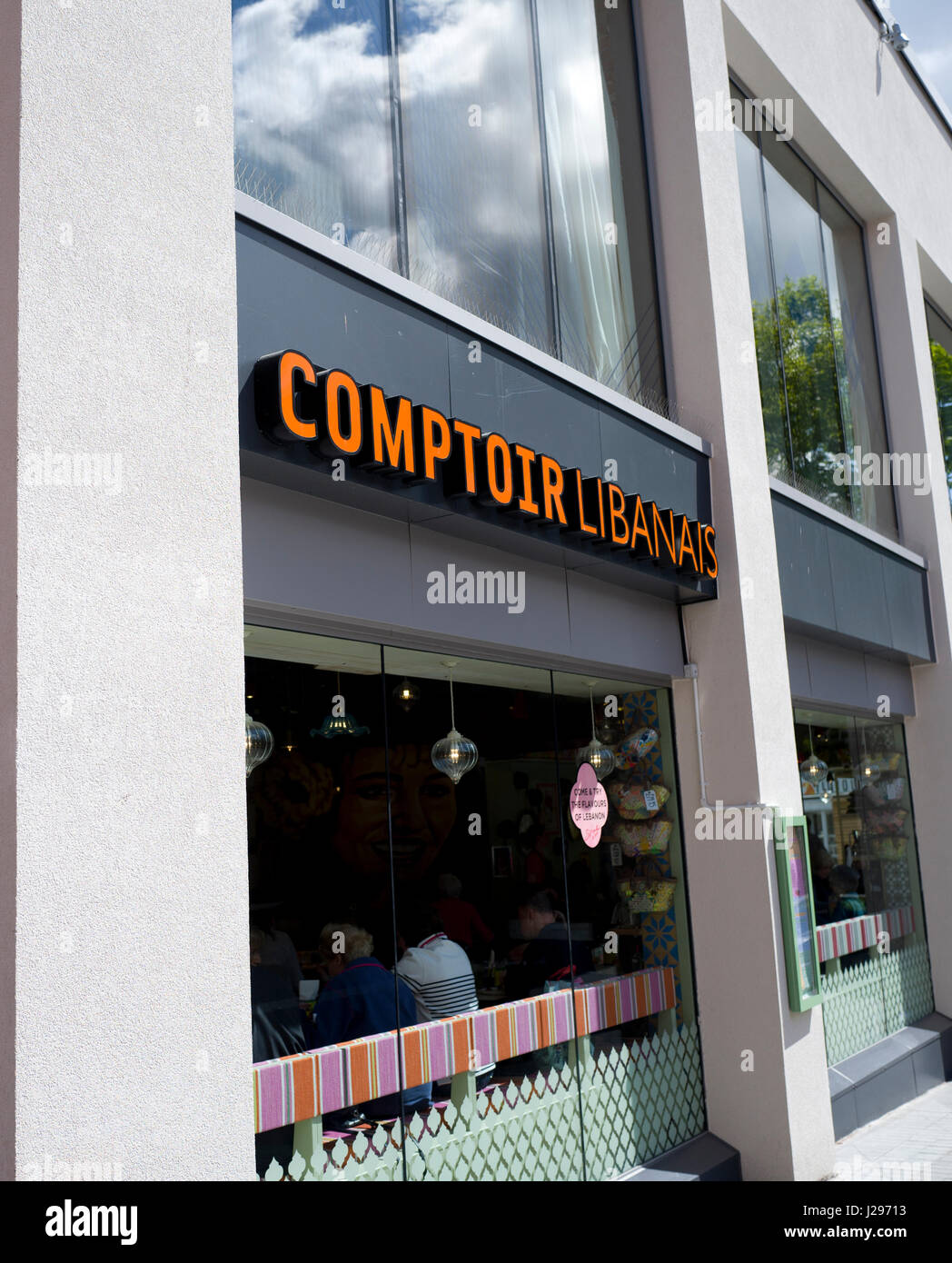 Comptoir hi-res stock photography and images - Alamy