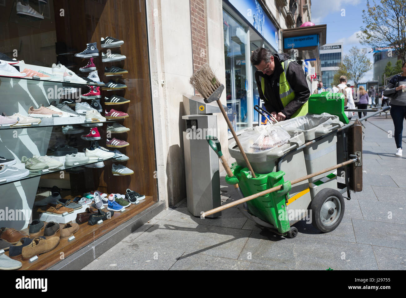 Cleaning cart hi-res stock photography and images - Alamy