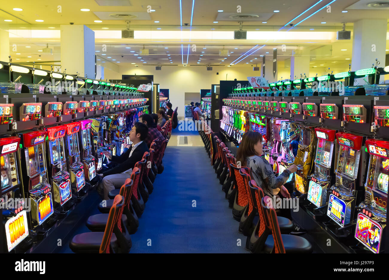 Casino slot machine players hi-res stock photography and images - Alamy