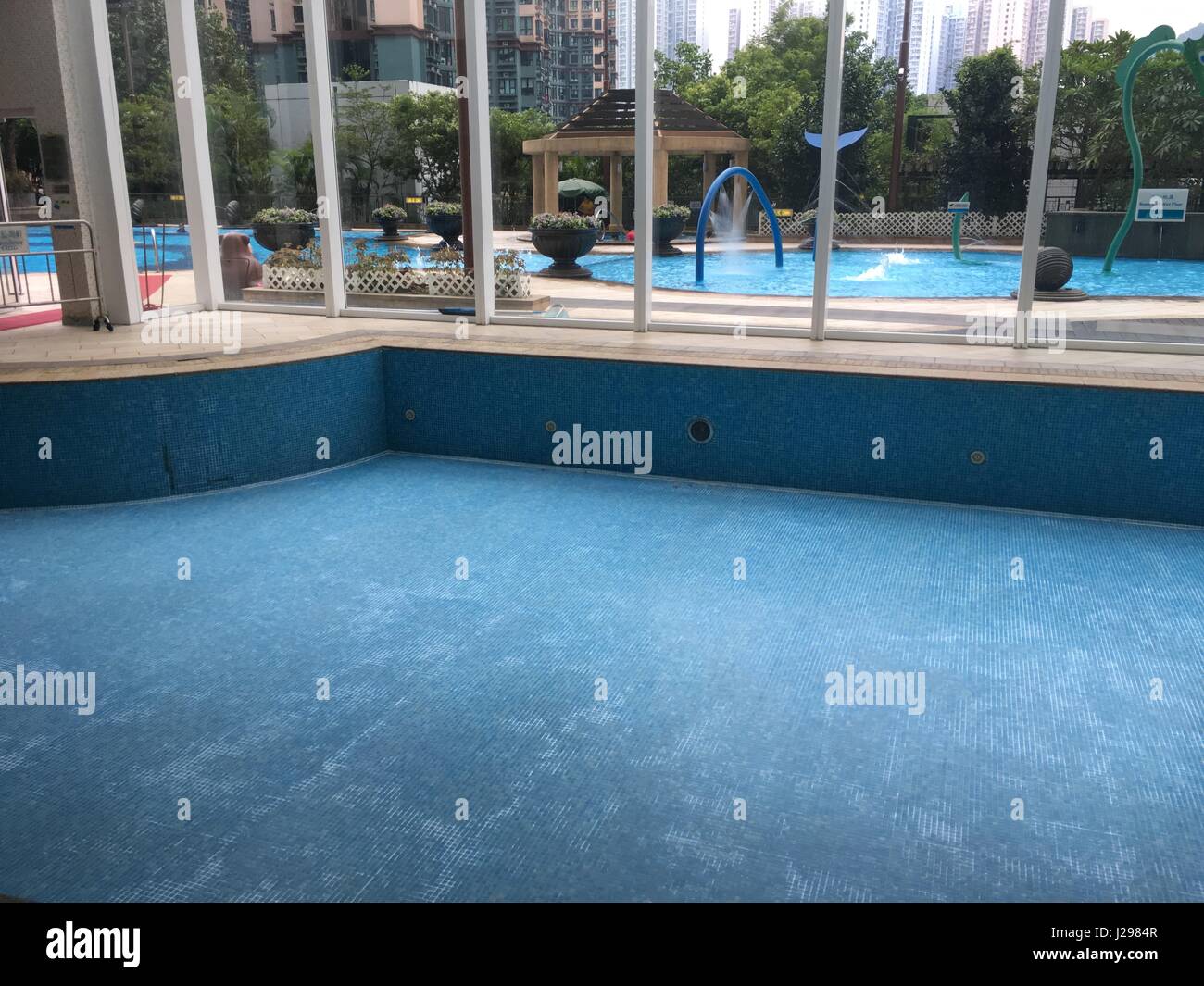 Empty Swimming Pool Stock Photo - Alamy