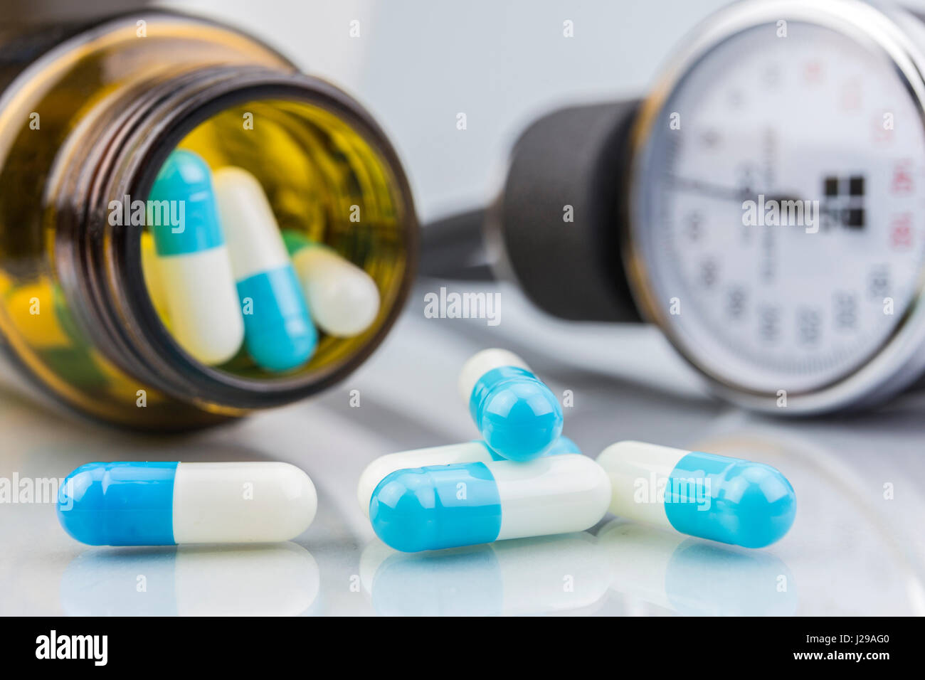 Supplement container hi-res stock photography and images - Alamy