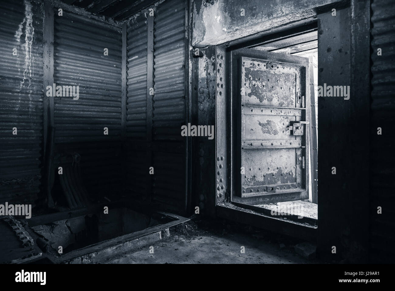 Entrance hall interior open door hi-res stock photography and images ...