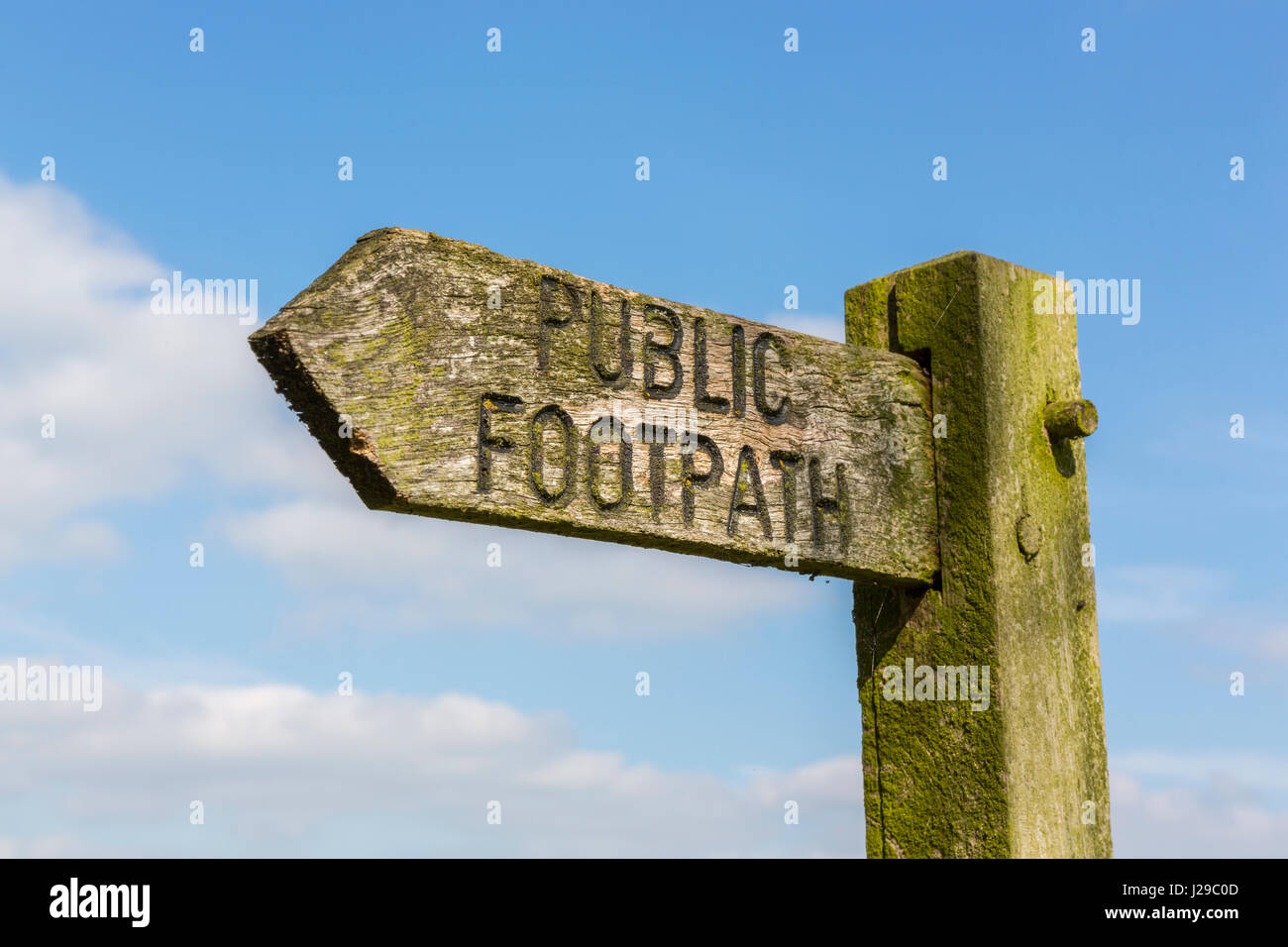 Rural footpath sign hi-res stock photography and images - Alamy