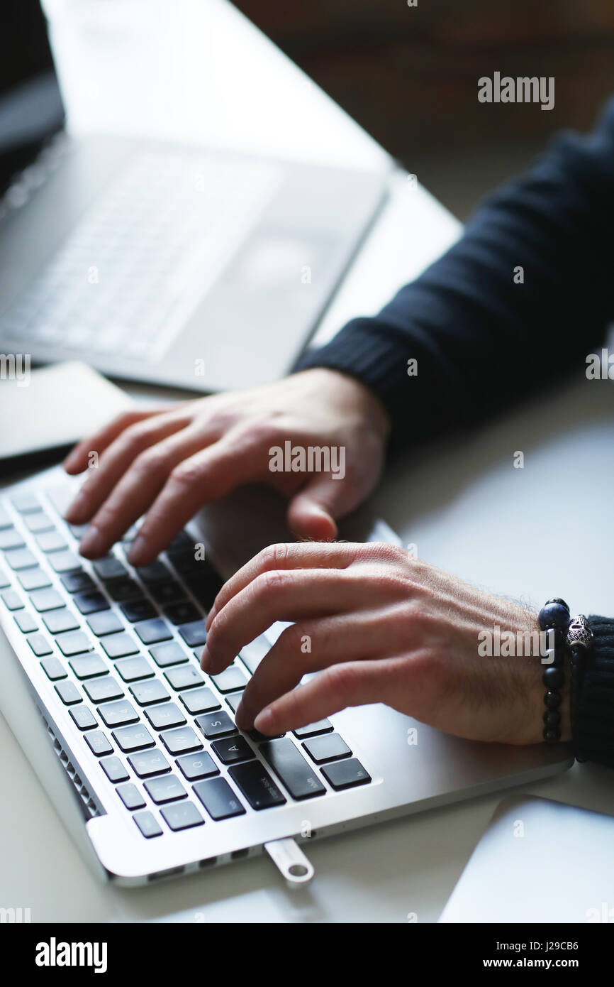 Hacker usb hi-res stock photography and images - Alamy
