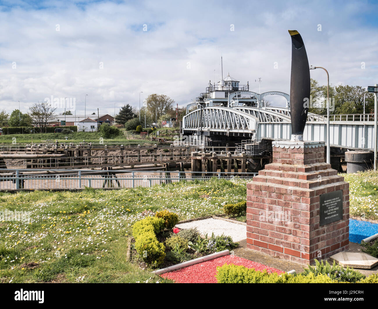 Sutton bridge hi-res stock photography and images - Alamy