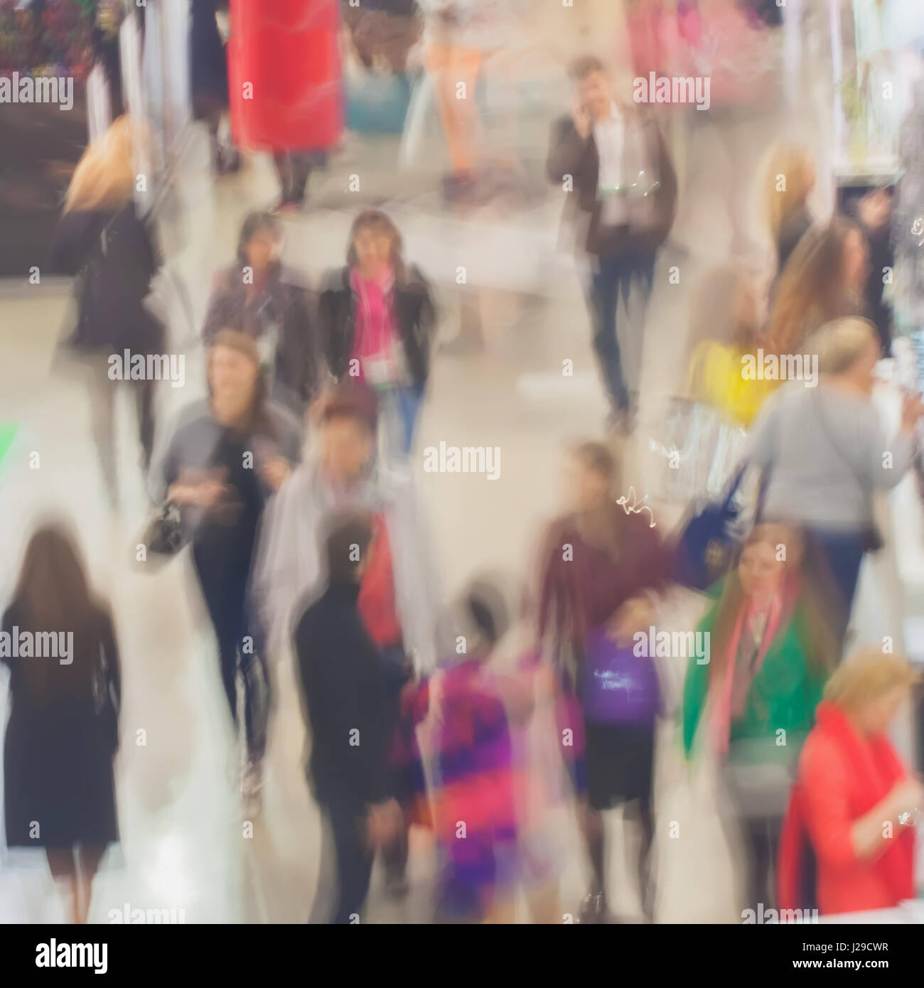 Busy shopping mall hi-res stock photography and images - Alamy