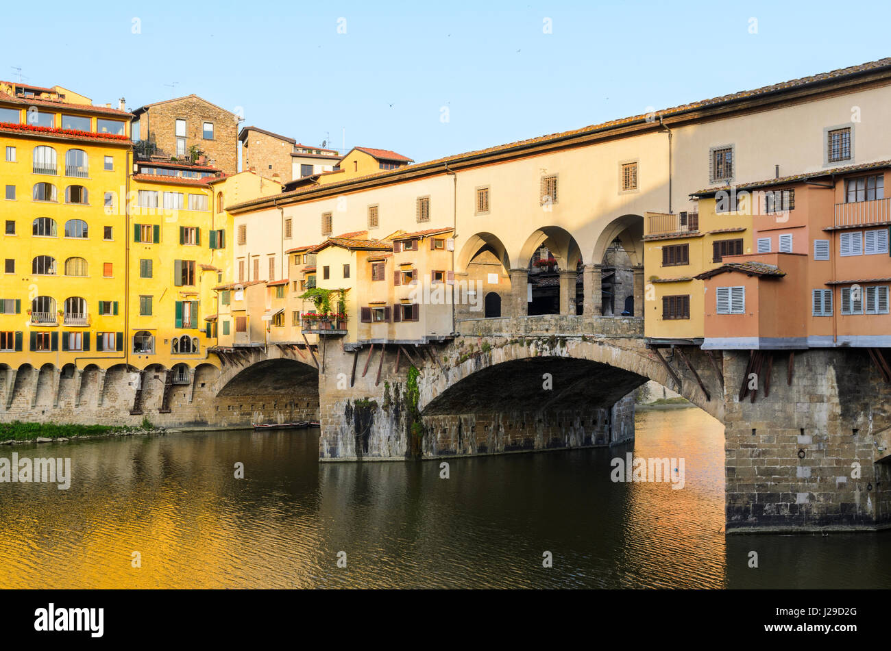 Ponte Vecchio Firenze estate Stock Photo - Alamy