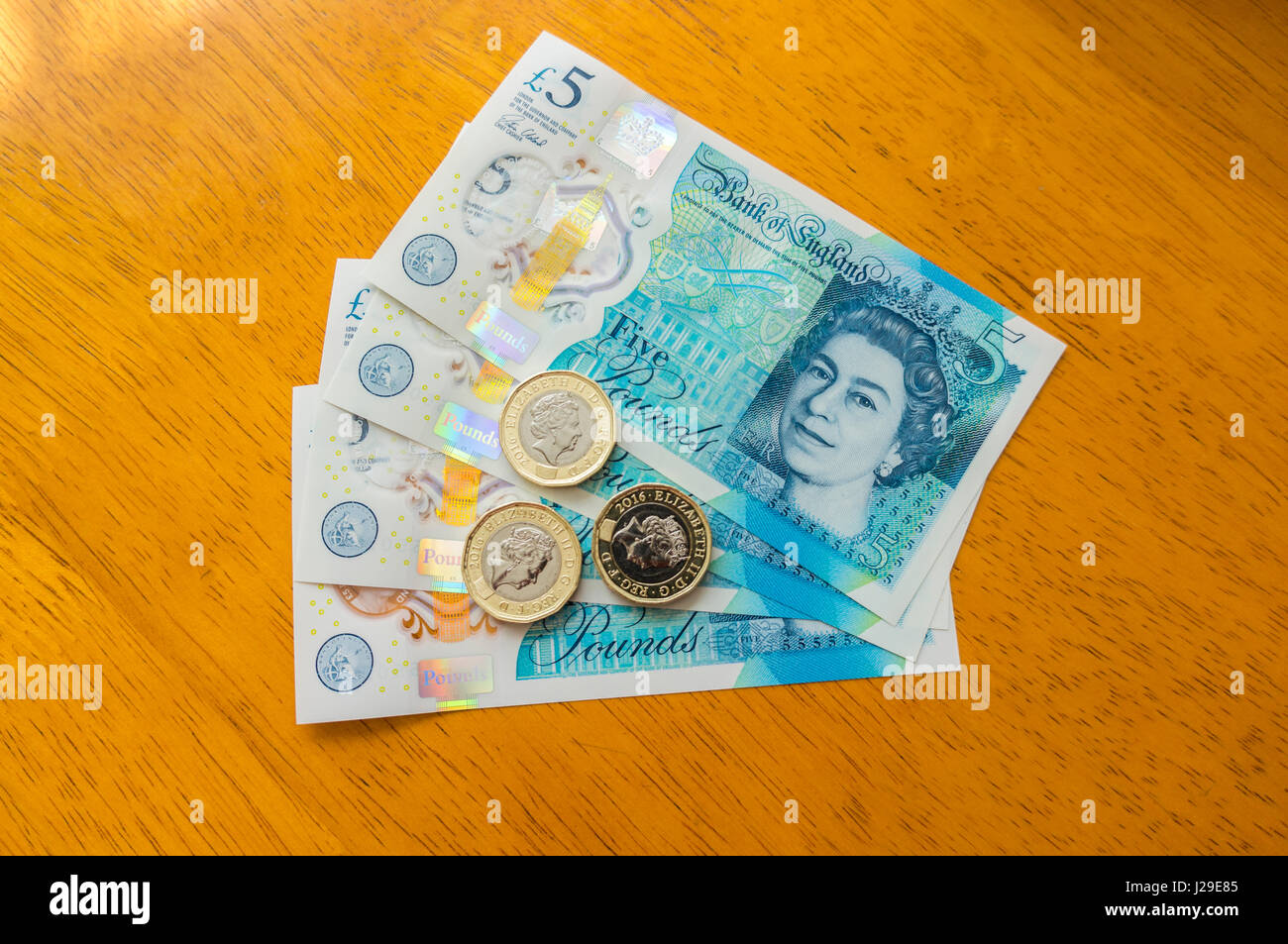 One pound coin hi-res stock photography and images - Alamy