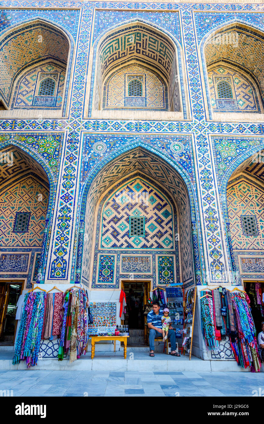 SAMARKAND, UZBEKISTAN - Small souvenir shop in the colorful atrium in ...