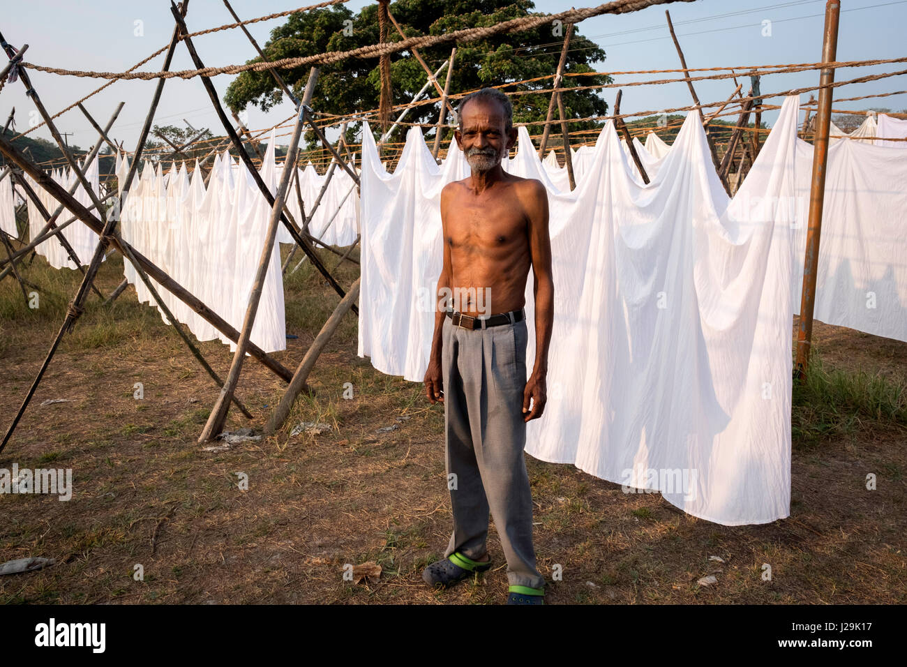 Clothes drying india hi-res stock photography and images - Alamy