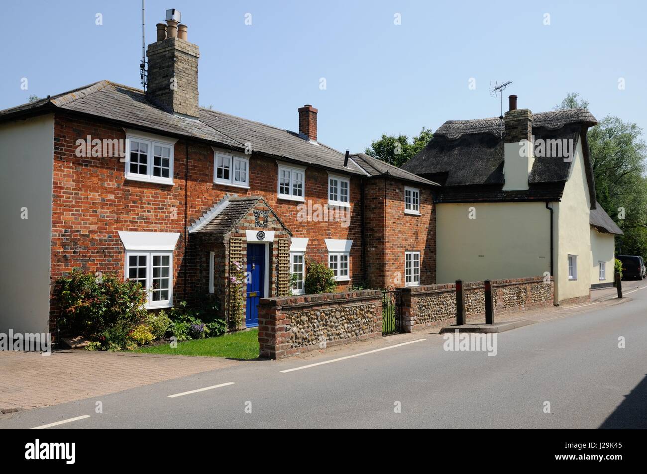The Old Beehive, Frogge St, Ickleton, Cambridgeshire Stock Photo - Alamy