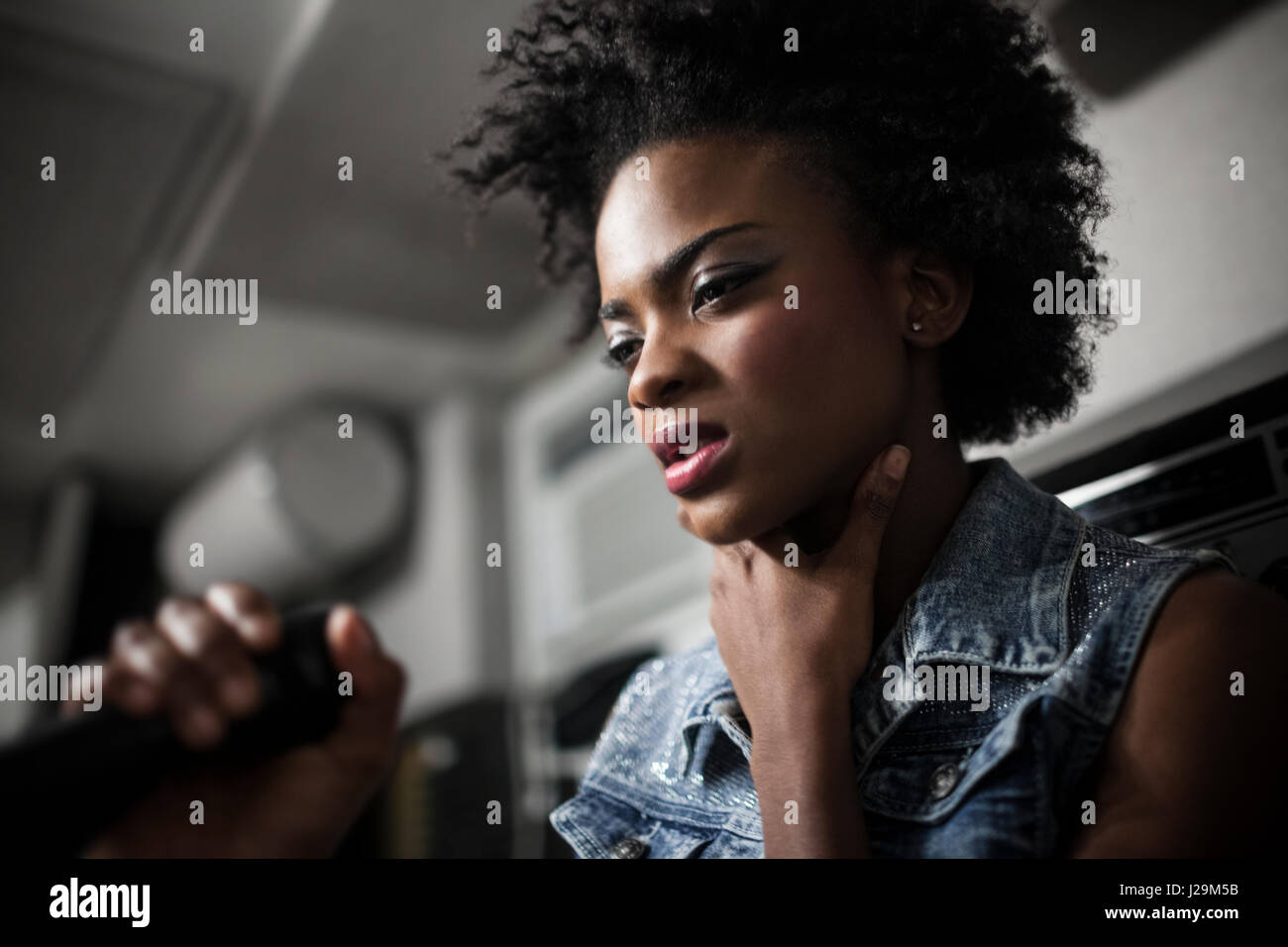 Throat singer hi-res stock photography and images - Alamy
