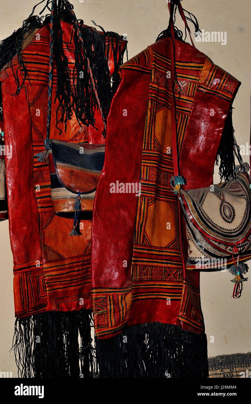 Mali, Timbuktu, Tuareg handicraft, kid leather bag Stock Photo - Alamy