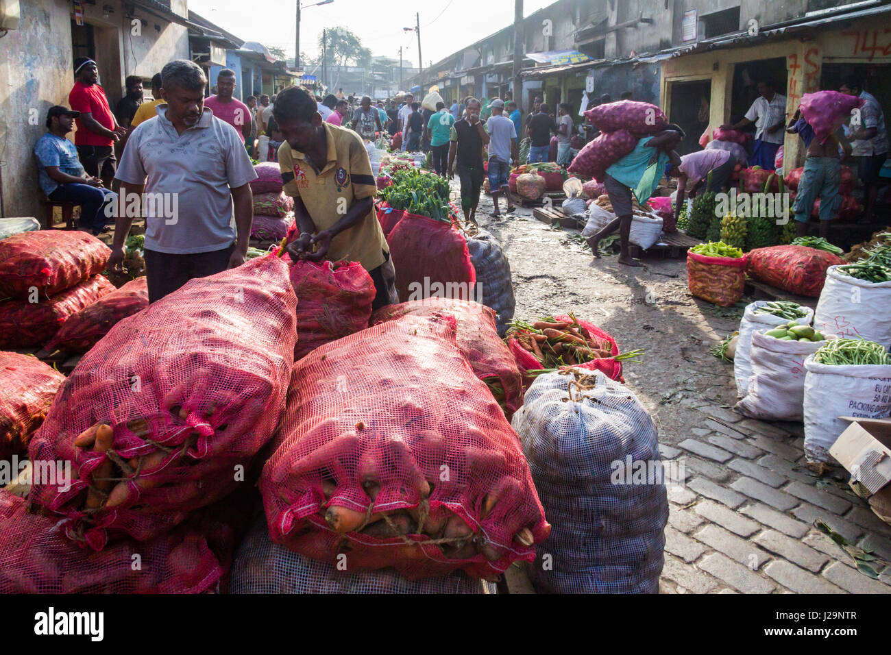 Customers and vendors on Manning market, Pettah District, Colombo, Sri ...