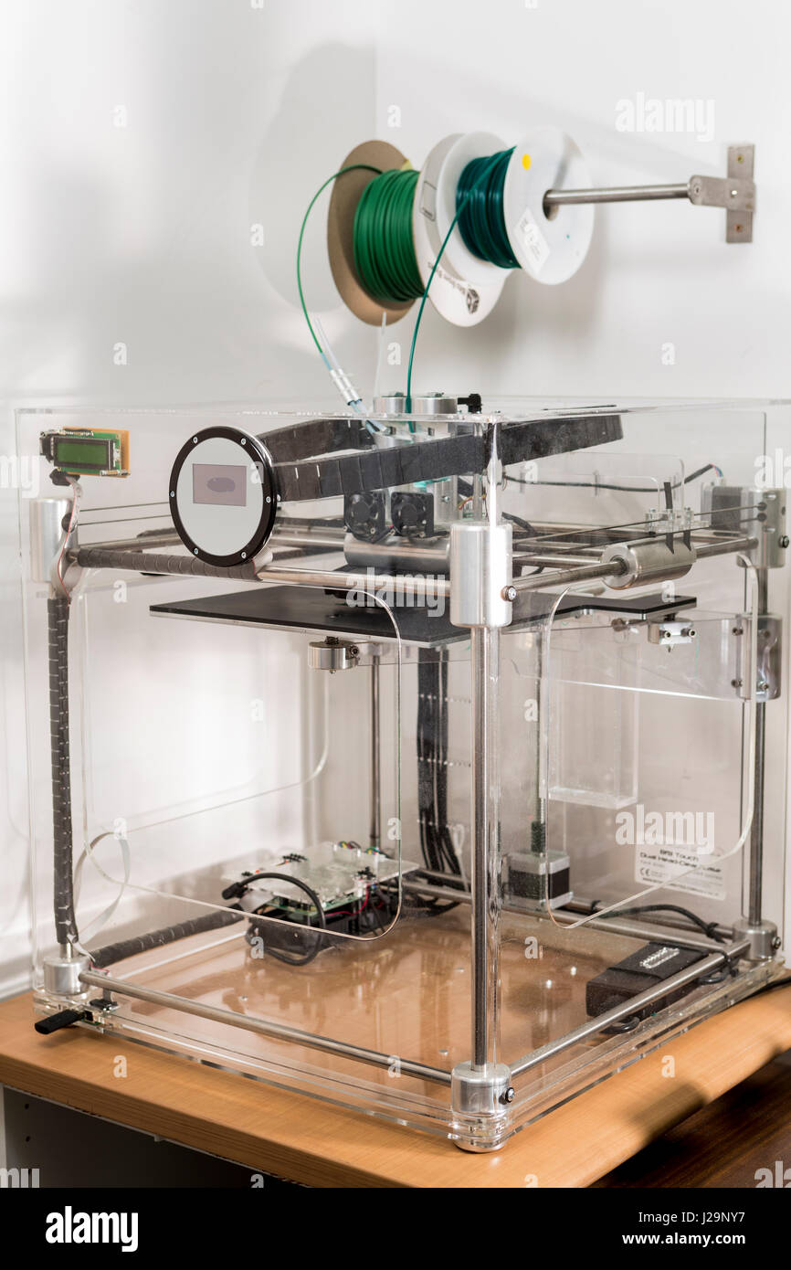 France, 3D printer in a fab lab Stock Photo - Alamy