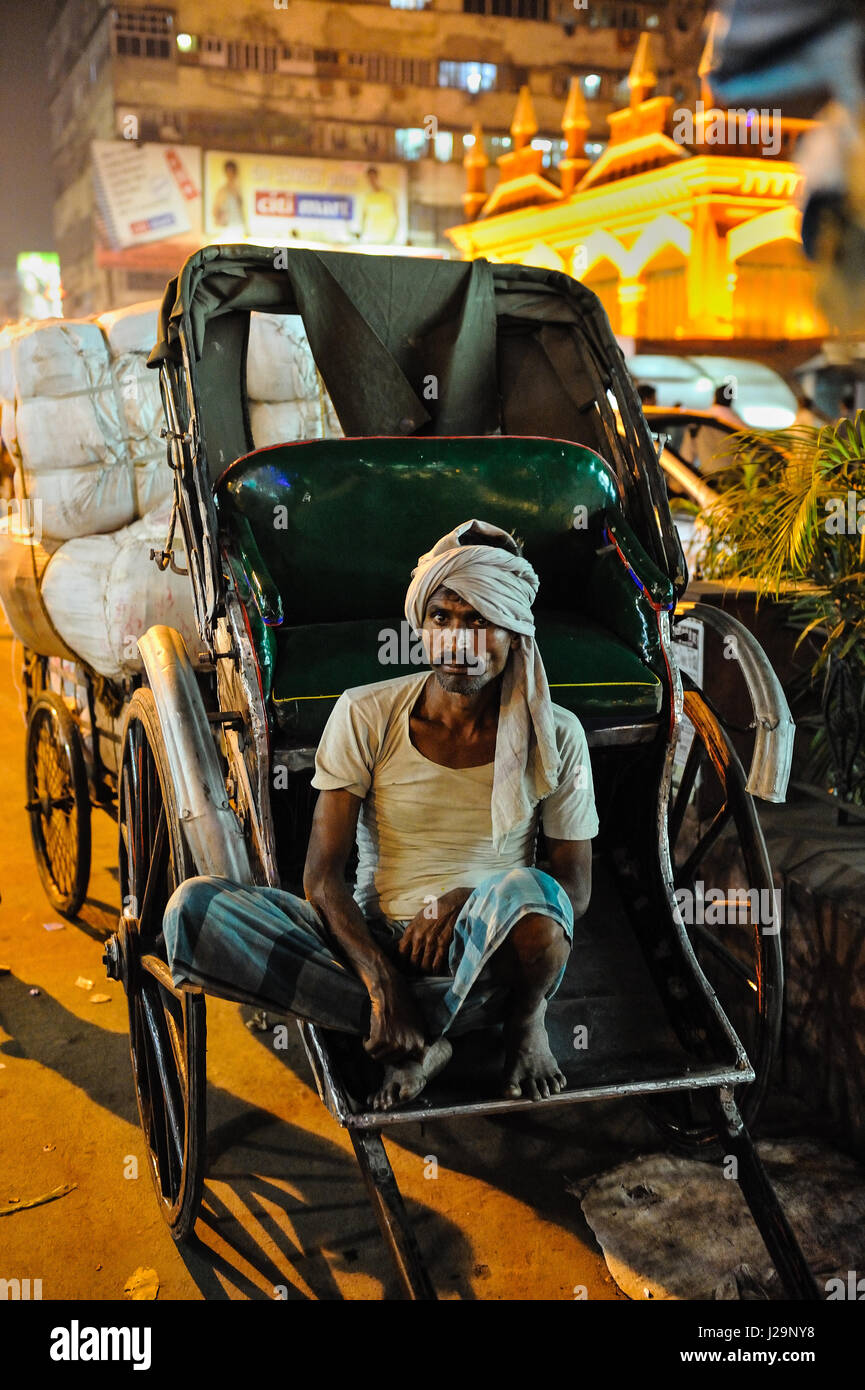 Man in a rickshaw hi-res stock photography and images - Alamy