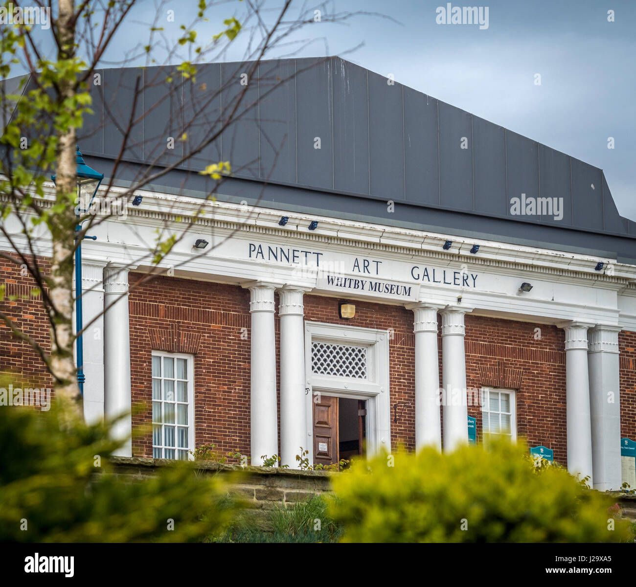 Uk england yorkshire whitby museum hi-res stock photography and images ...