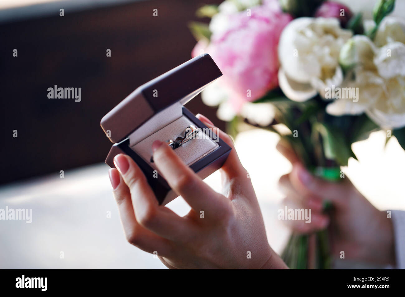 Two wedding rings in infinity sign. Love concept. the wedding of two ...