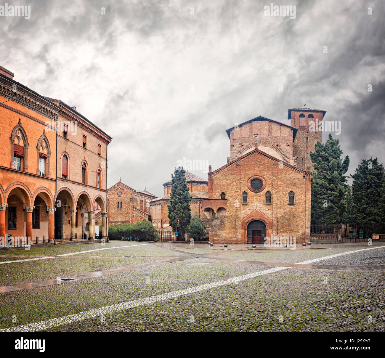 Old spring on piazza hi-res stock photography and images - Alamy