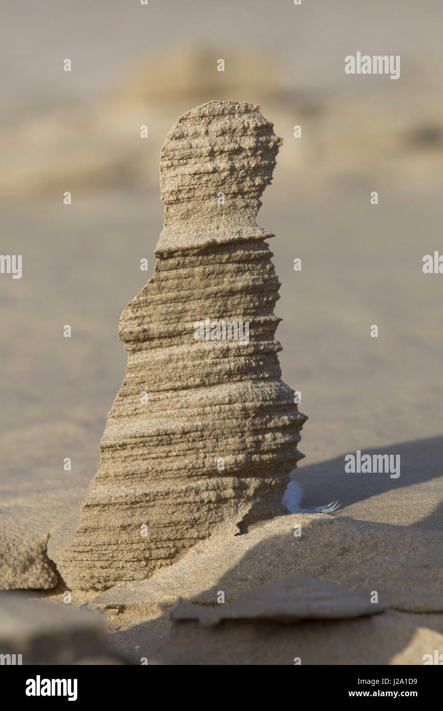 Beach figures hi-res stock photography and images - Alamy