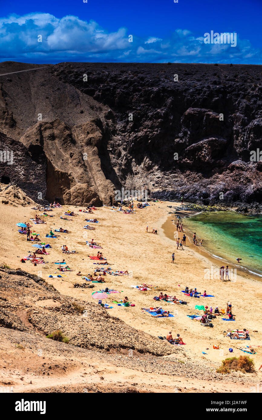 A beautiful lagoon on the Papagayo beaches on Lanzarote Stock Photo - Alamy