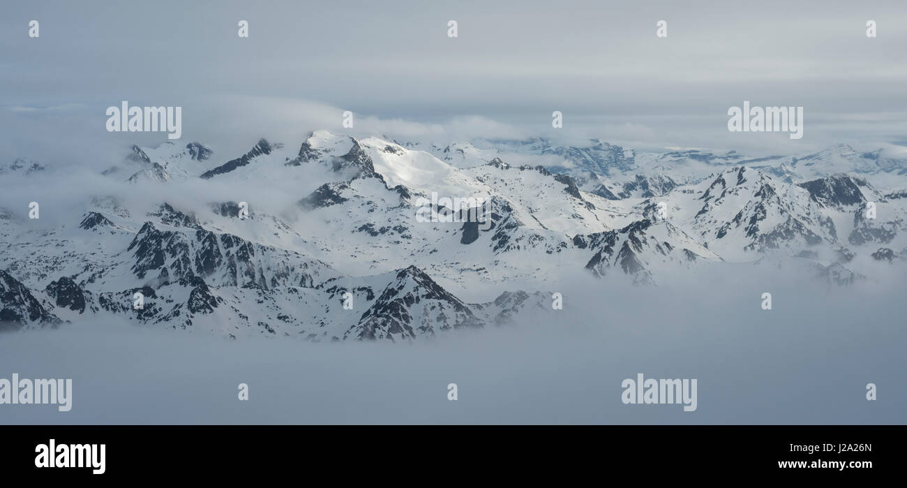 Mountain pic du midi hi-res stock photography and images - Alamy