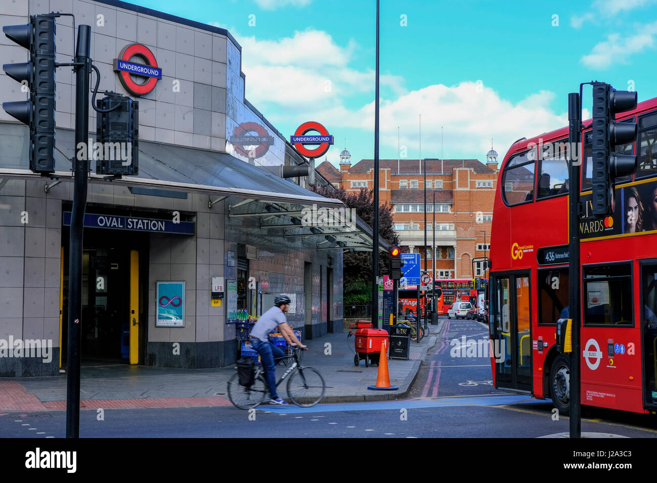 Oval underground station hi-res stock photography and images - Alamy