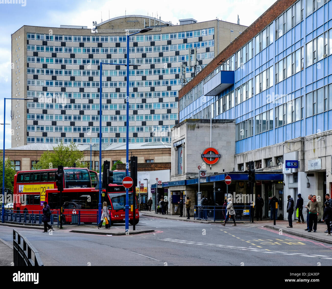 Morden tube station hi-res stock photography and images - Alamy