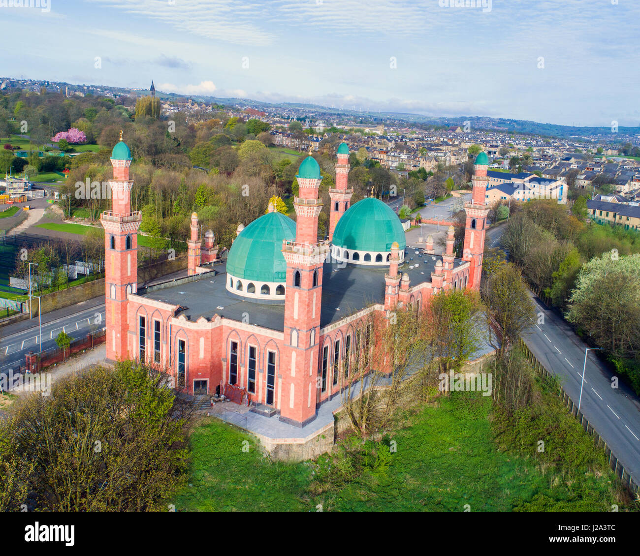 Al-Jamia Suffa-Tul-Islam Grand Mosque Stock Photo - Alamy