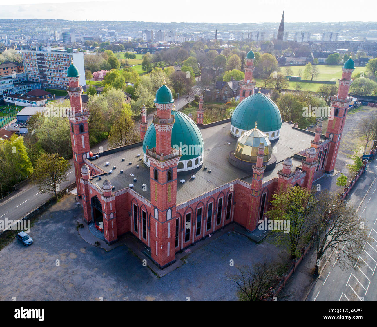 Al-Jamia Suffa-Tul-Islam Grand Mosque Stock Photo - Alamy