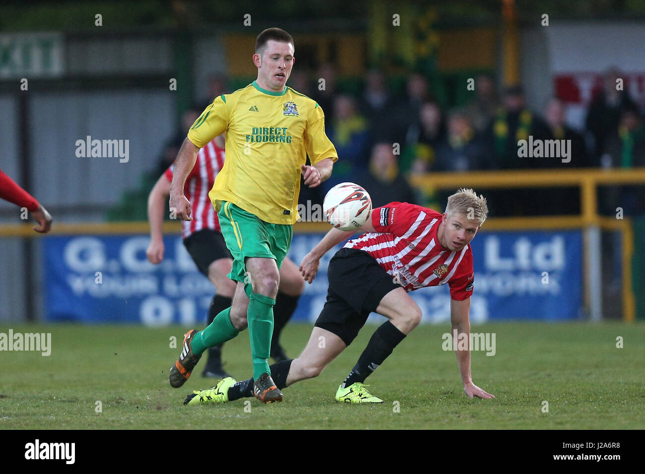 Charlie Stimson of Thurrock and Alex Bentley of Hornchurch during ...