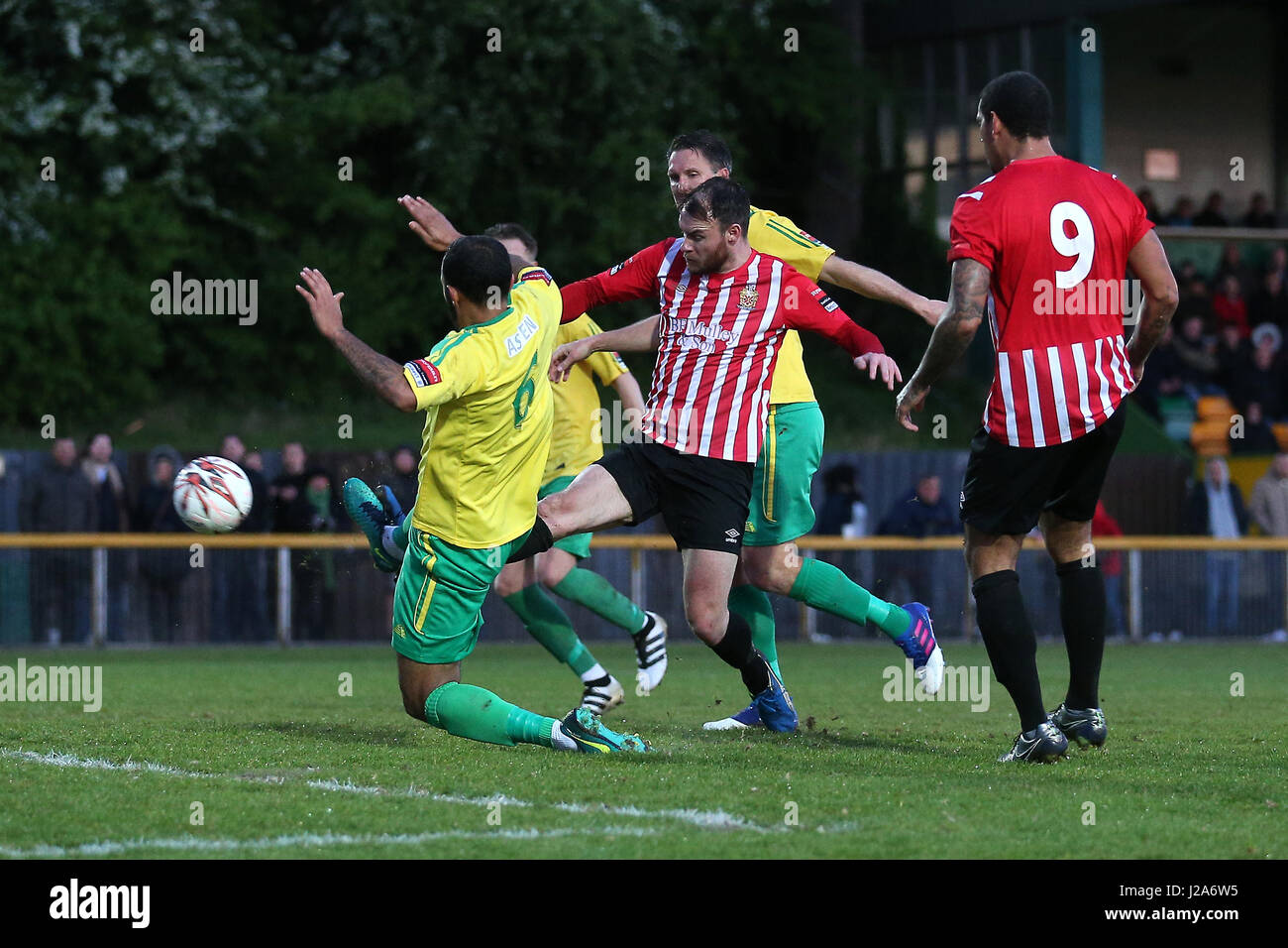Martin Tuohy of Hornchurch goes close during Thurrock vs AFC Hornchurch ...